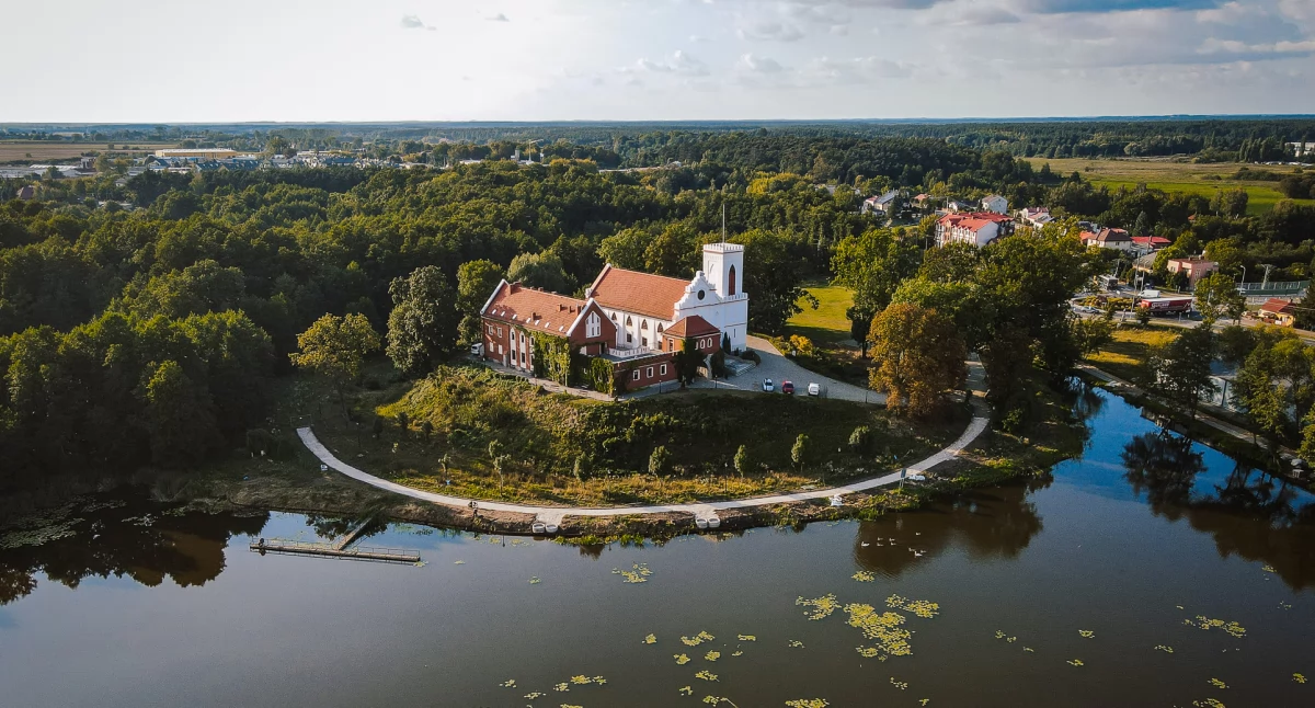 Podróż przez historię, naturę i architekturę. Gostynin i okolice ...