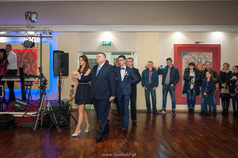 Zdjęcia z Studniówka „Ekonomika” [ZDJĘCIA] - zdjęcie - 2017-02-02 11:15 ...